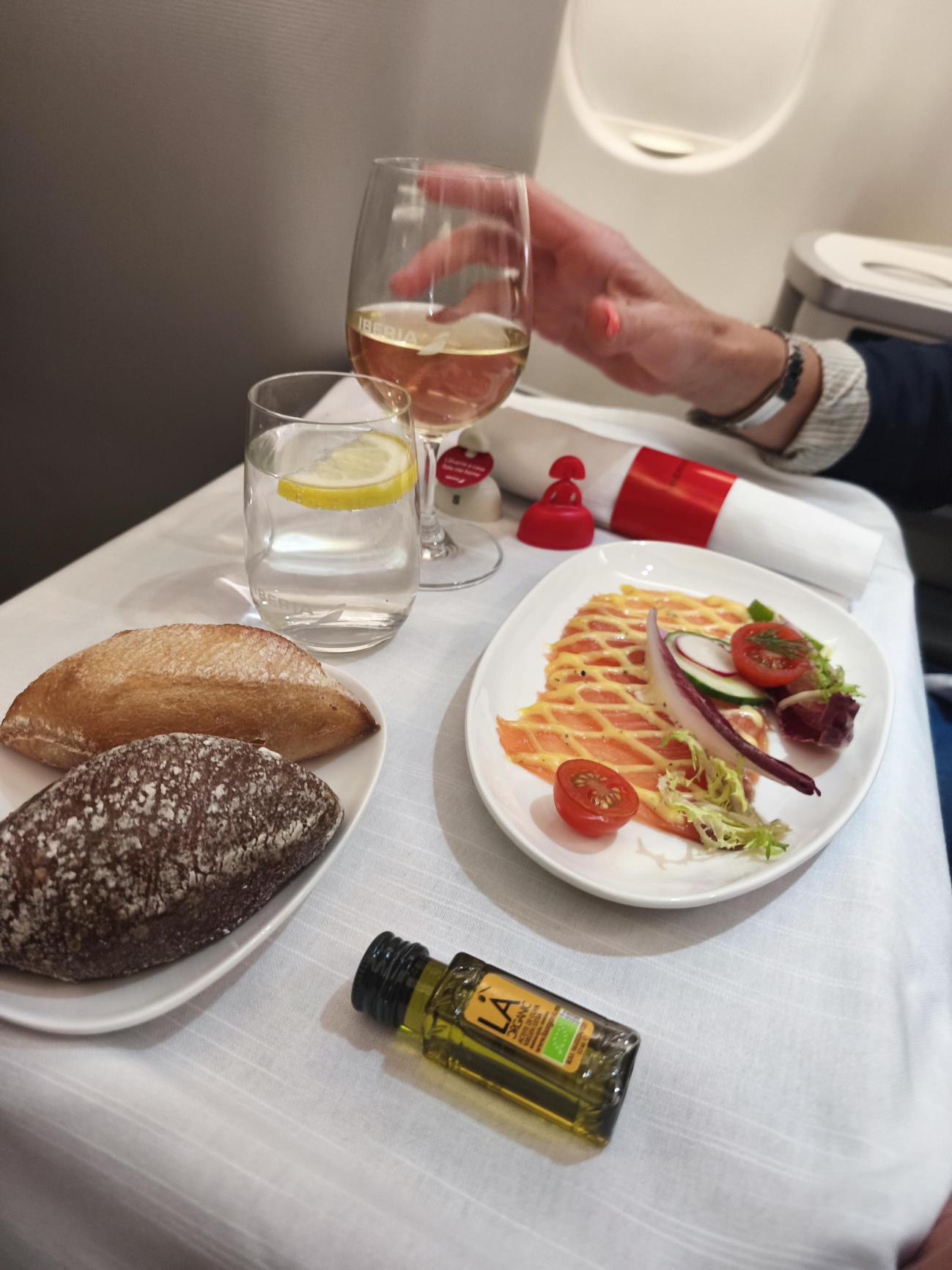 Iberia Presentó Nuevos Menús Para El Verano 2025